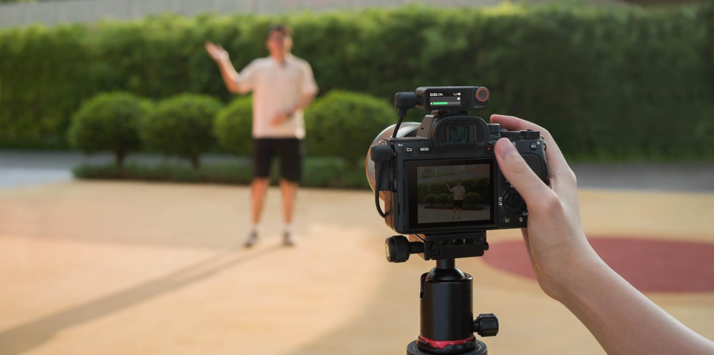 How to Choose the Right Wireless Microphone: A Comprehensive Guide for ...